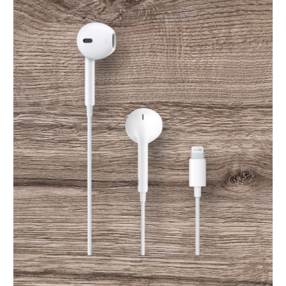 Apple | Headphones | Apple Earbuds Lightning Connector White | Poshmark